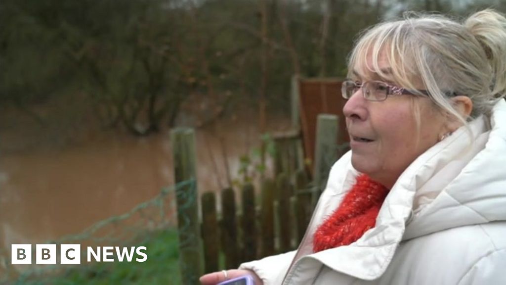 Work to start on Worcester estate's £2.5m flood defence scheme - BBC News