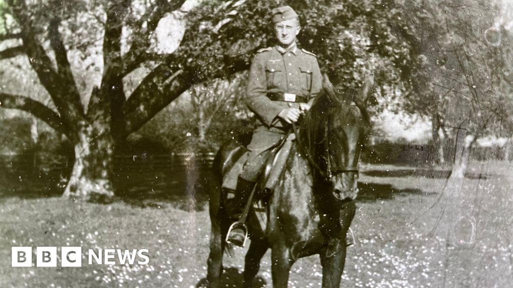 Guernsey boy and German soldier's lifetime friendship - BBC News