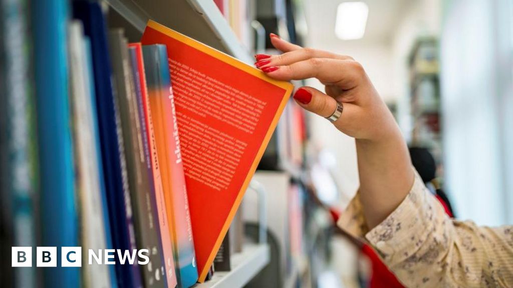 Students with learning disabilities to run Raunds library - BBC News