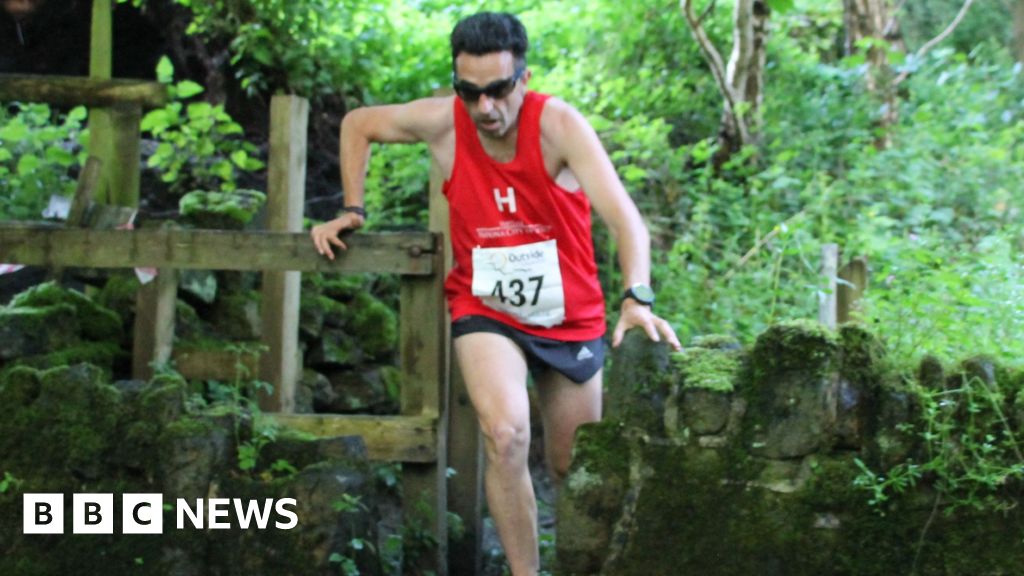 Hallam Chase: Spanish runner makes 1,000 mile trip to Sheffield - BBC News