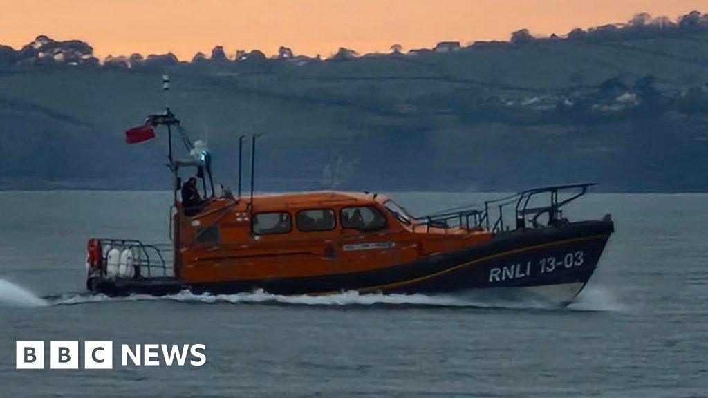 Exmouth RNLI boat called into action on trip home - BBC News