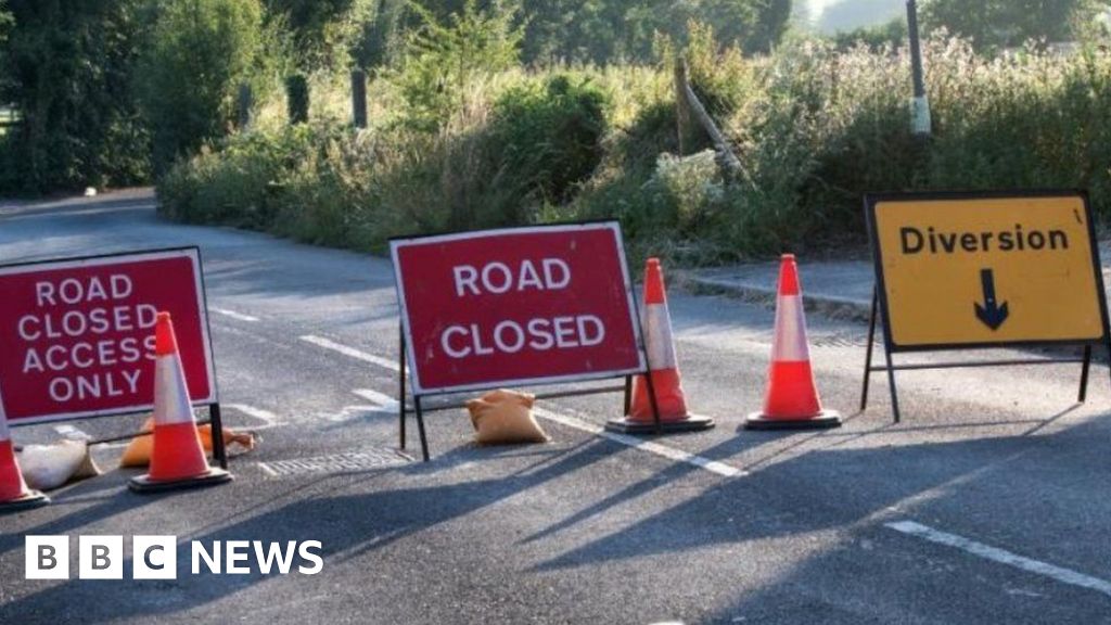 Wokingham: Road closure warning for work on route to new homes