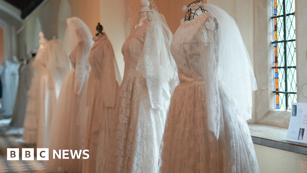 Chapel wedding dress exhibition extended - BBC News