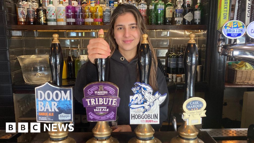 Royal Oak pub thanks supportive customers after 11 floods - BBC News