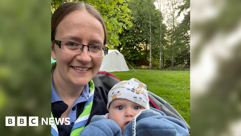 Stroud consultant says leading girl guides is 'rewarding' - BBC News