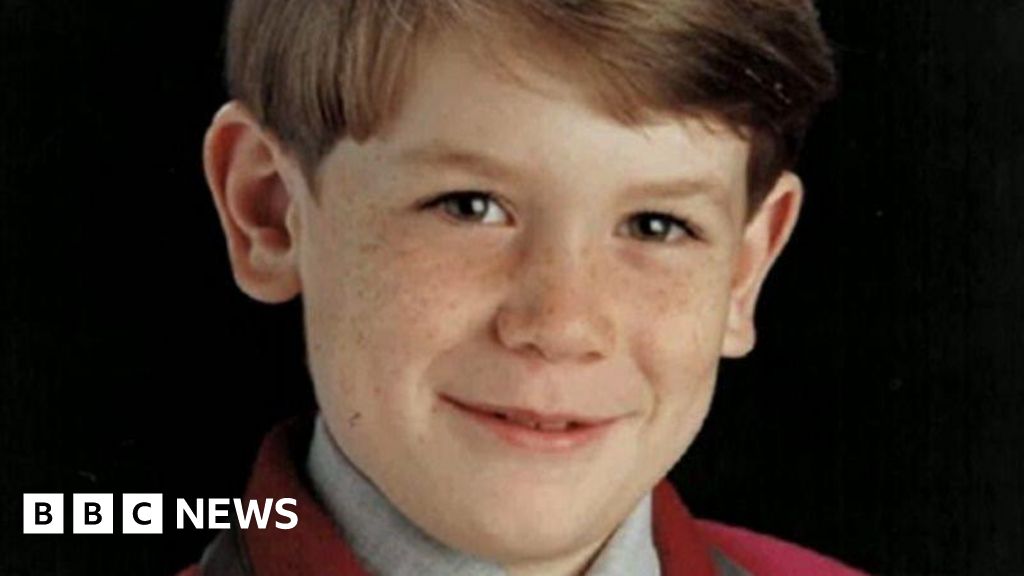 Omagh bomb inquiry: Police investigation 'woefully let us down'