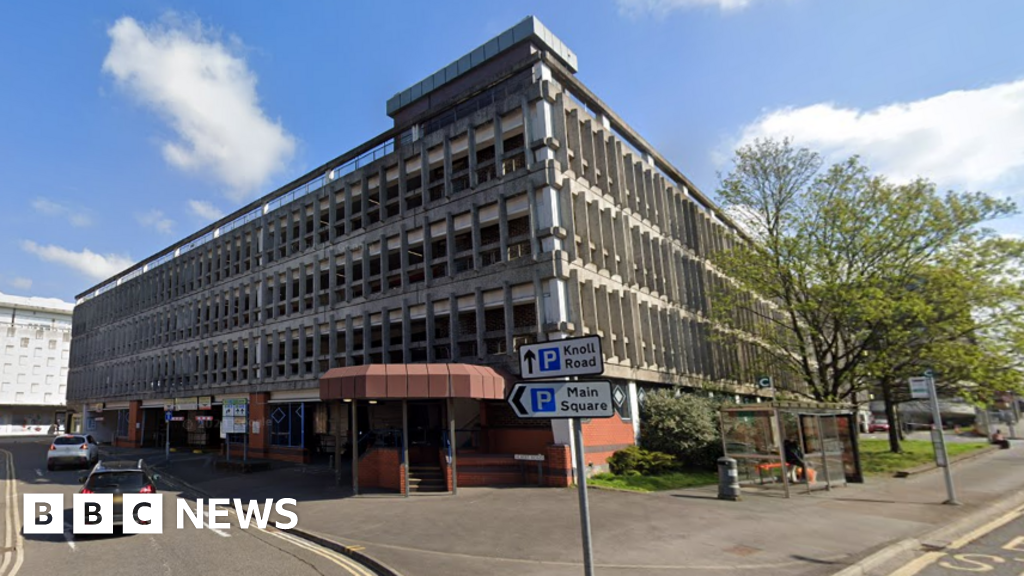Surrey: Car park to remain partially closed following fire - BBC News