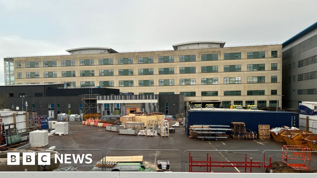Swindon A&E patient numbers 'outgrow' capacity as GWH prepares expansion