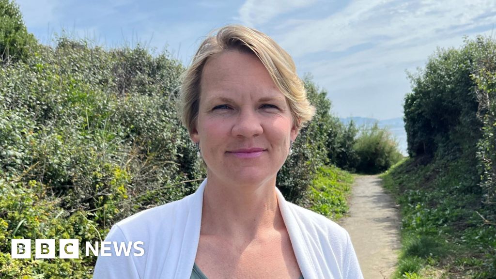 Guernsey politicians vote to approve 5G mobile internet