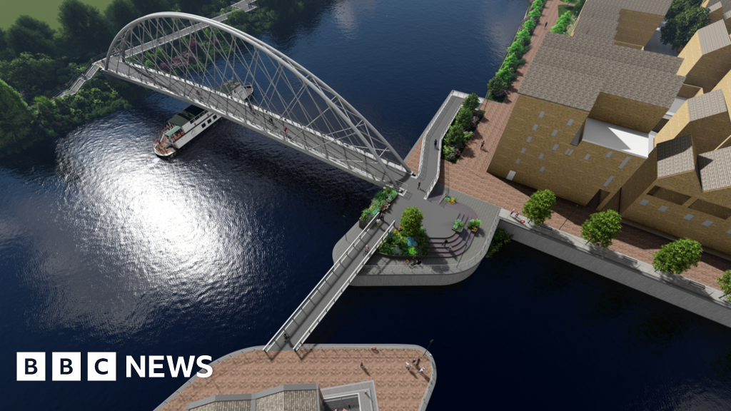 Council 'confident' delayed Nottingham bridge will be built - BBC News