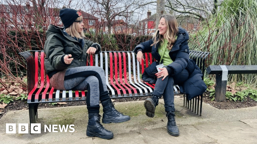 Southampton benches given makeover to get city chatting - BBC News