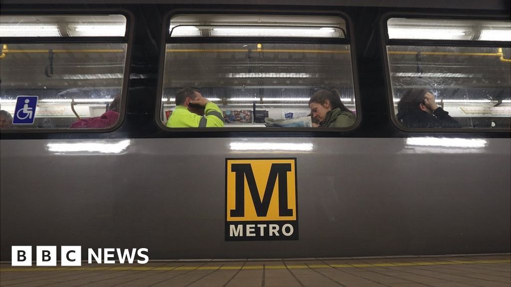 Metro passengers warned of strike impact - BBC News