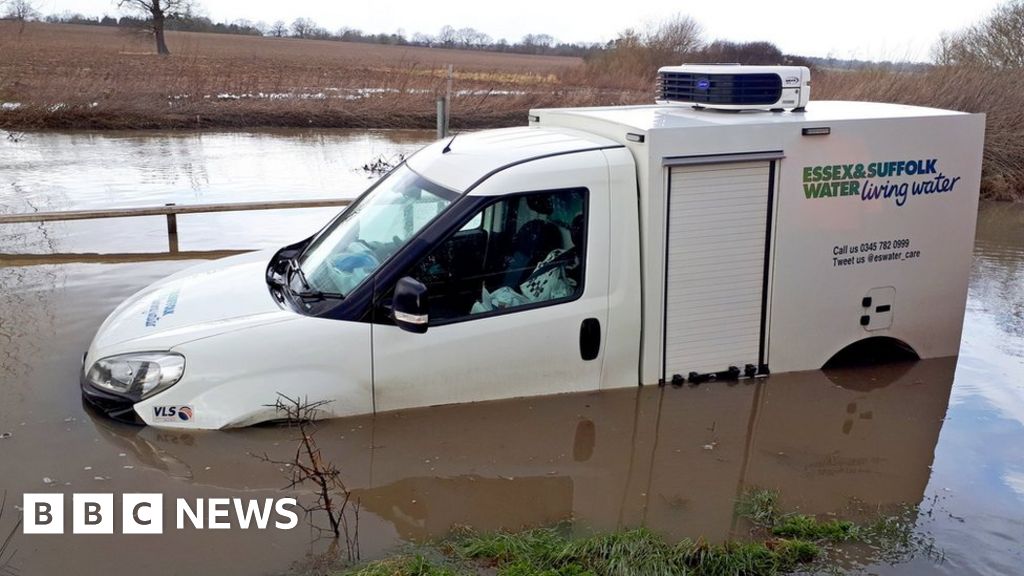 Essex and Suffolk Water van driver gets stuck in water