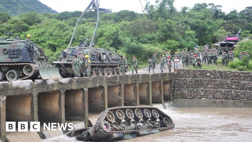 Taiwan tank falls off bridge, killing three soldiers - BBC News
