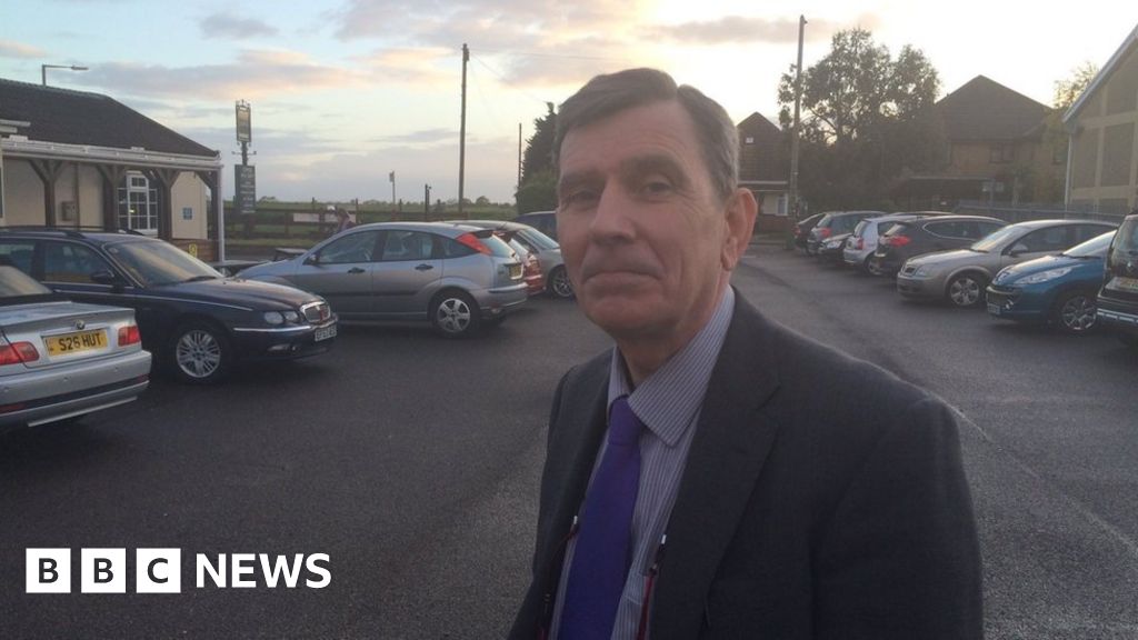 Twitter row UKIP man chosen for Clacton - BBC News
