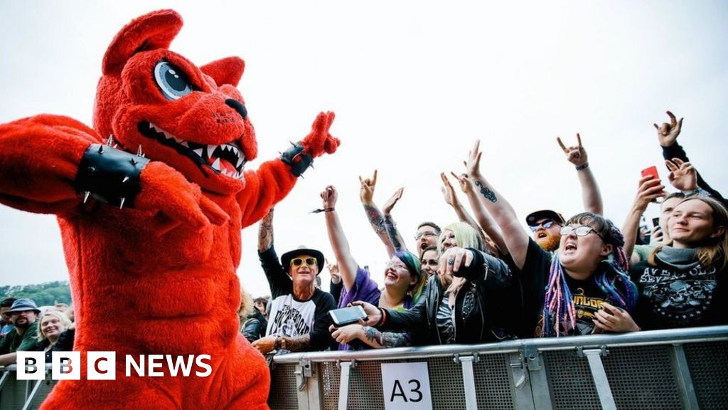 Download 2018 'most accessible and greenest yet' - BBC News