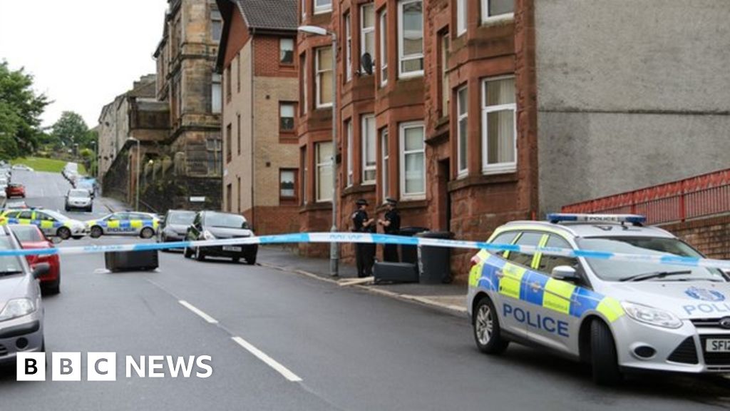 Man arrested over alleged attempted murder in Greenock - BBC News