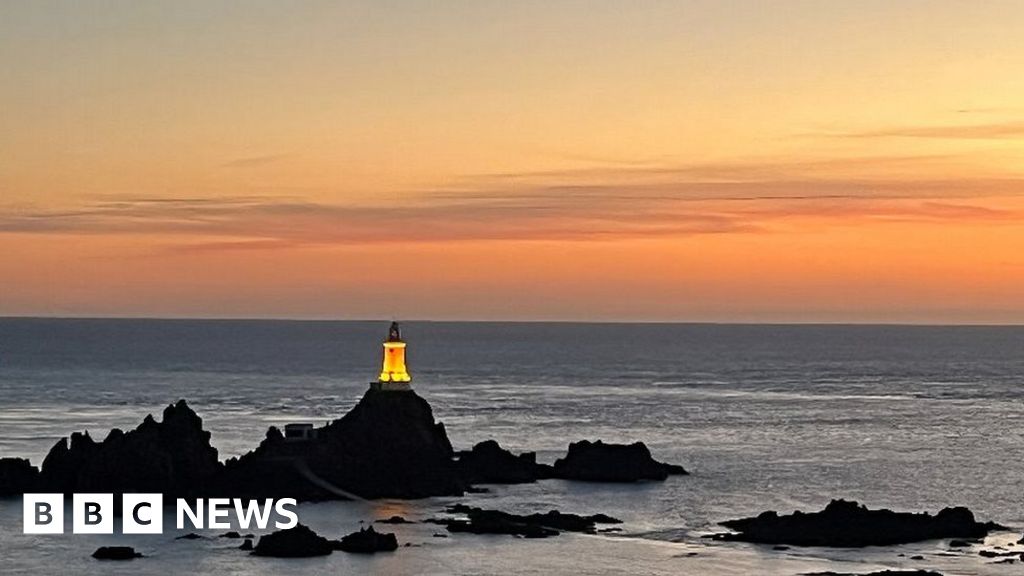 Events to mark 150th anniversary of Corbiere lighthouse - BBC News