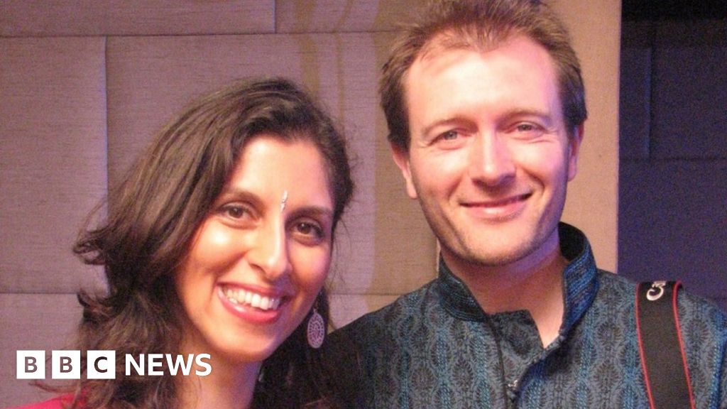 Nazanin Zaghari-Ratcliffe: New trial postponed in Iran - BBC News