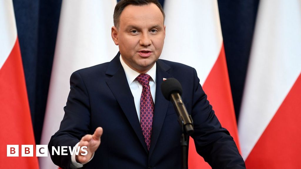 Press fears 'Poexit' over Poland-Europe row - BBC News