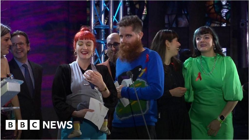 Array Collective: Turner Prize winners unveil Irish pub - BBC News