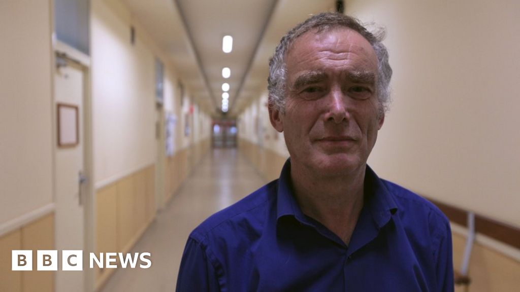 Ebola scientist from Wiltshire 'staggered' by CBE honour - BBC News