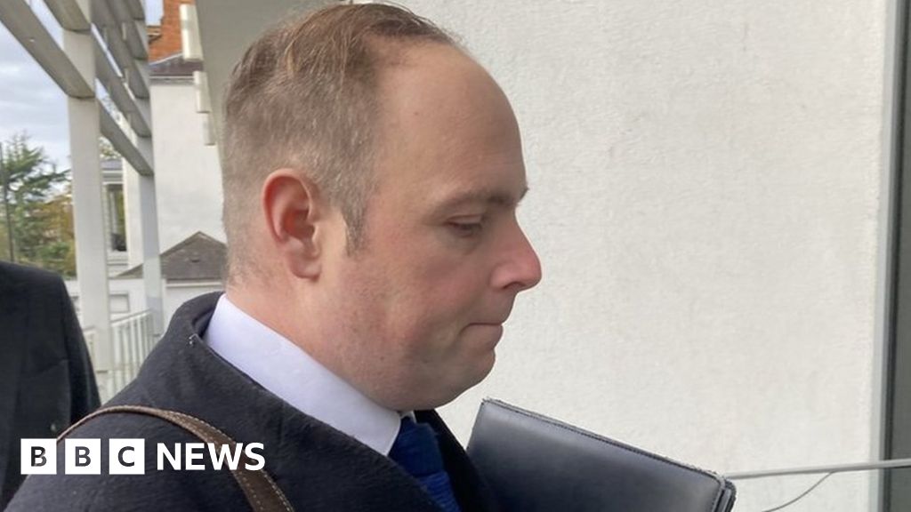 David Mackintosh: Former Conservative MP on trial over donations - BBC News