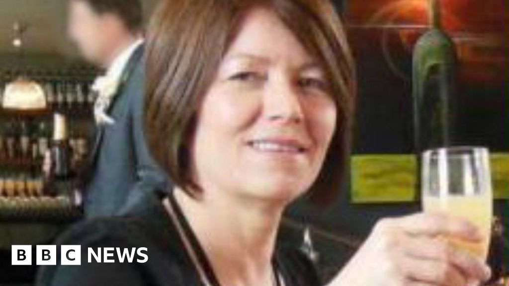 Man admits Jacqueline Pattenden stabbing death - BBC News