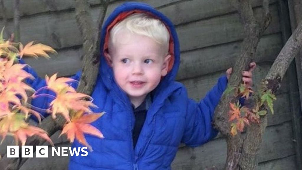 Warrington boy, 4, dies in 'tragic accident' on Egypt holiday - BBC News