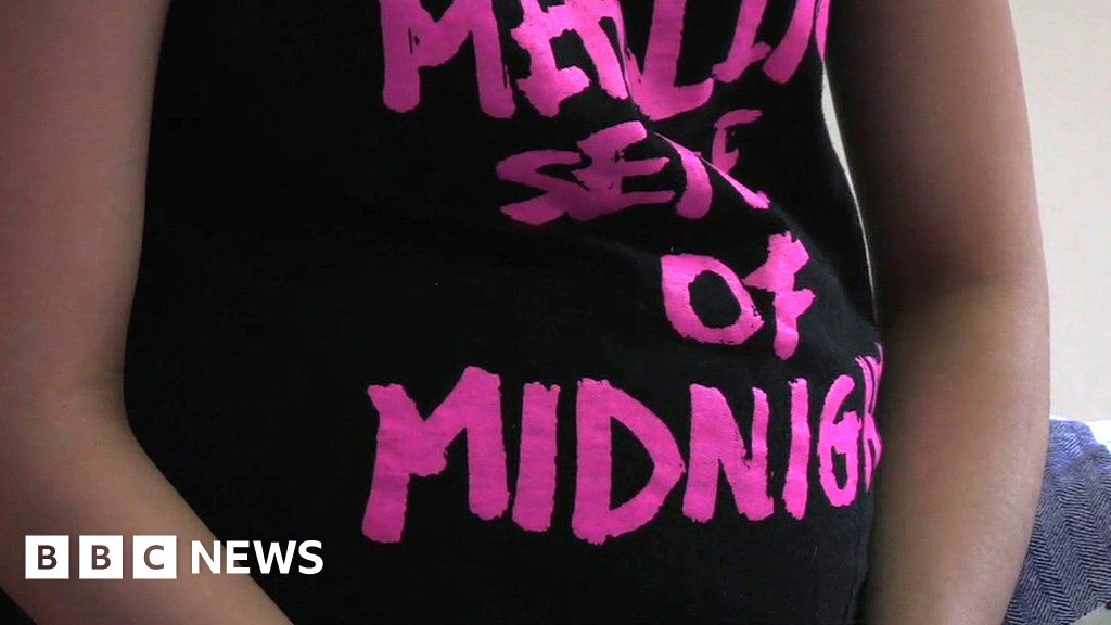 South Korea's adoption stigma: can I keep my baby? - BBC News