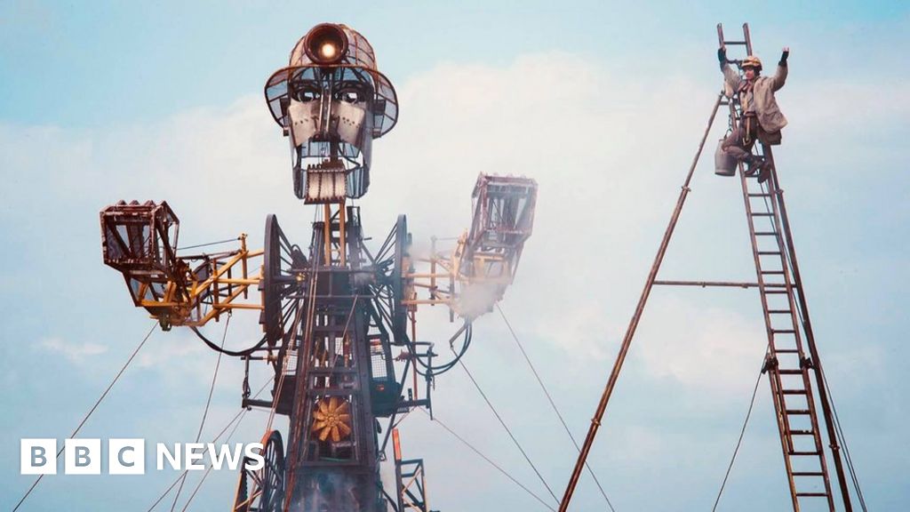 'Man Engine' mechanical puppet tour starts in Cornwall