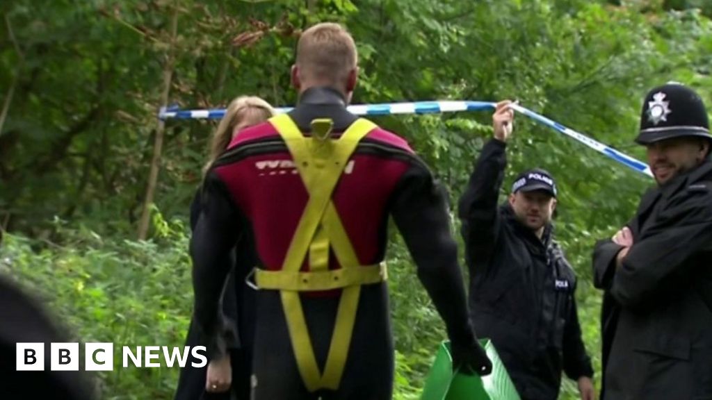 Natalie Putt: Dudley woodland searched in missing mum hunt