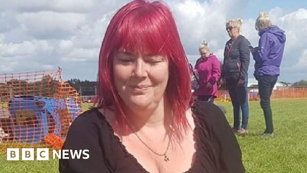 Tributes to Runcorn mother killed in motorbike crash - BBC News