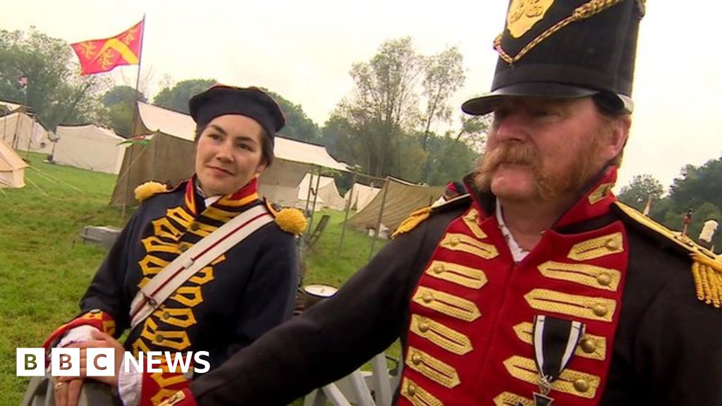 Re-enacting the Battle of Waterloo: 'It's very authentic' - BBC News