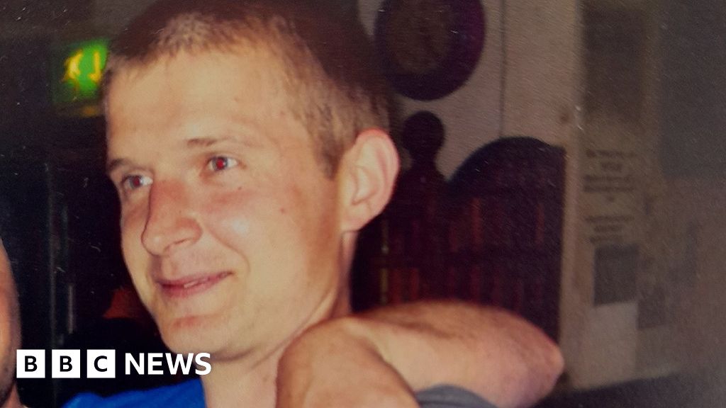 Lee Robinson: Stab victim buried in unmarked grave in Greece