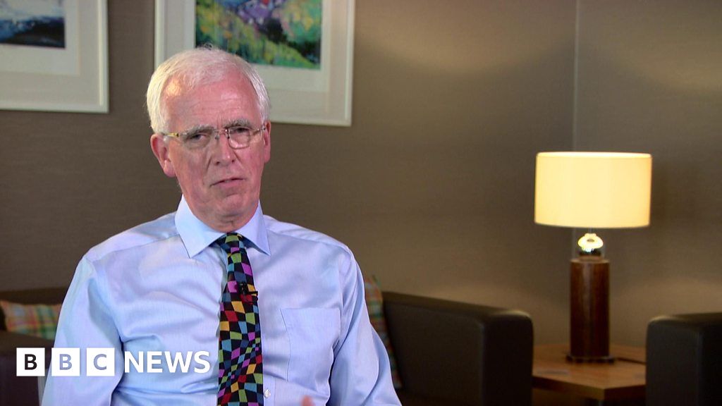 Trump golf course 'not worth it' says council chief - BBC News