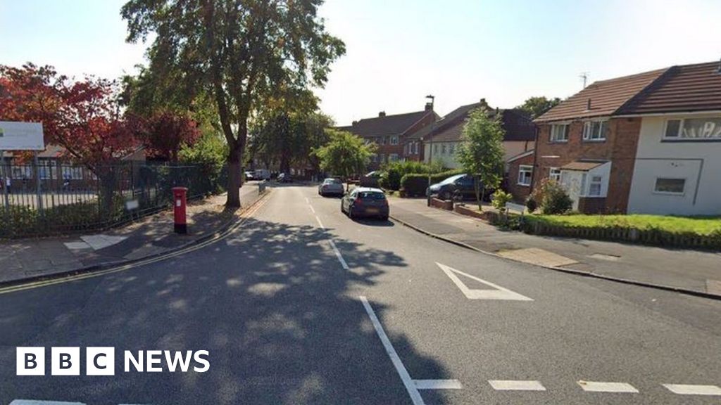 Teen, 14, arrested after father and son stabbed in Birmingham