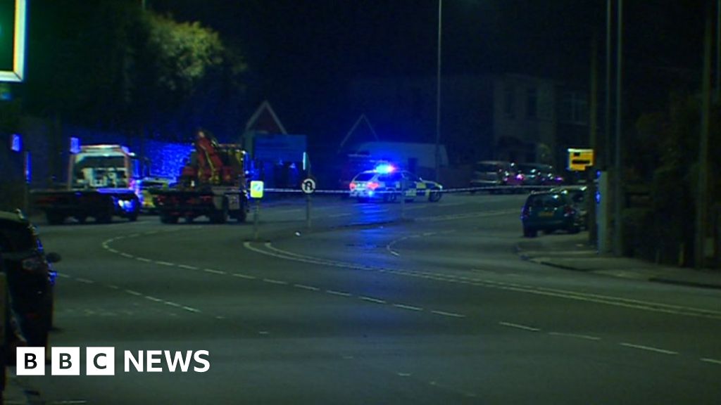 Four injured in three-vehicle Rumney Hill crash in Cardiff - BBC News
