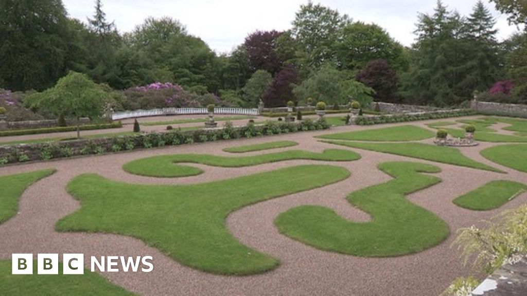 Caledon Estate opens to public for church fundraiser - BBC News