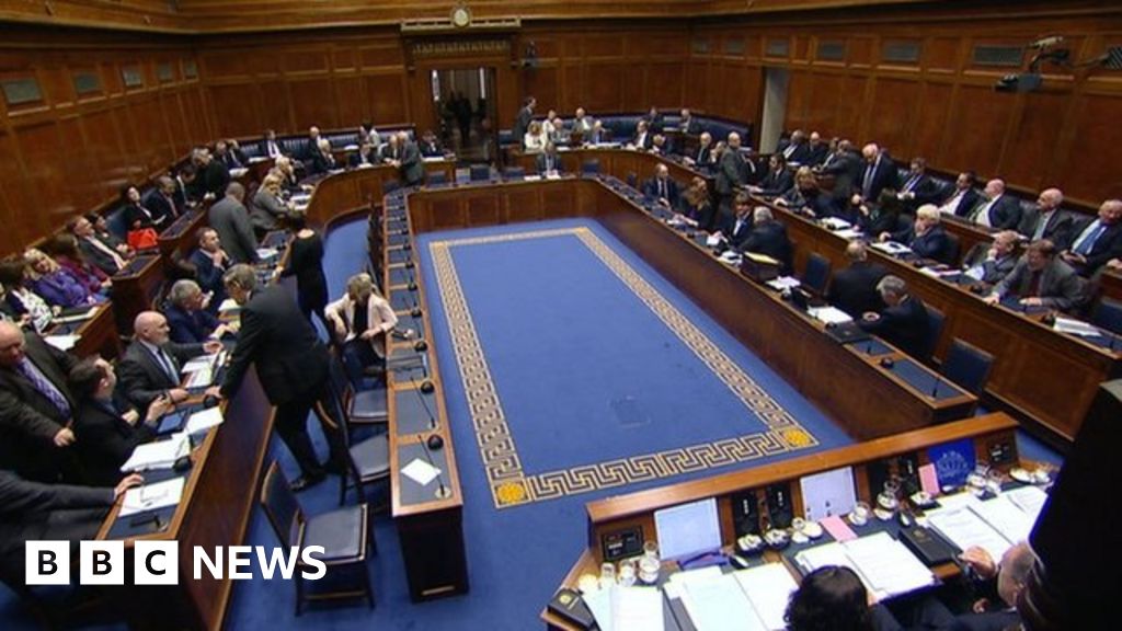 Northern Ireland political crisis: Motion to delay welfare debate ...