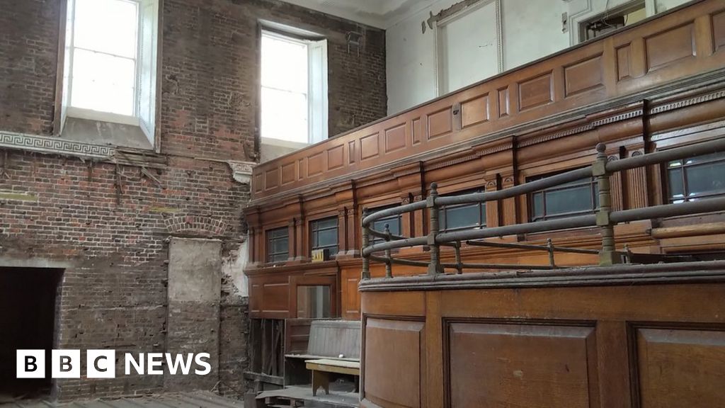Wakefield's former crown court to be transformed into arts venue - BBC News