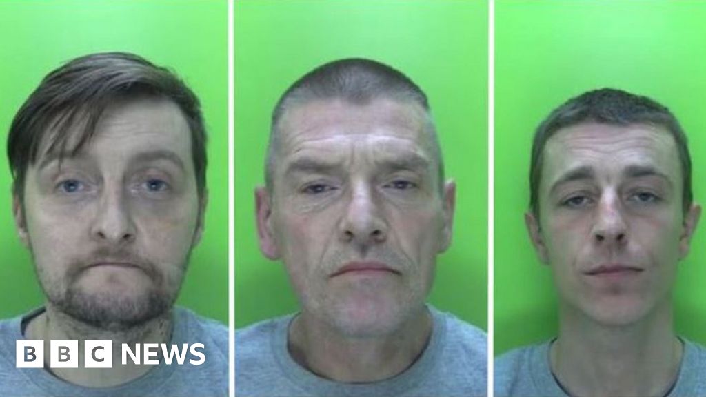 Bungling robbers caught after 'highly distinctive' car blunder