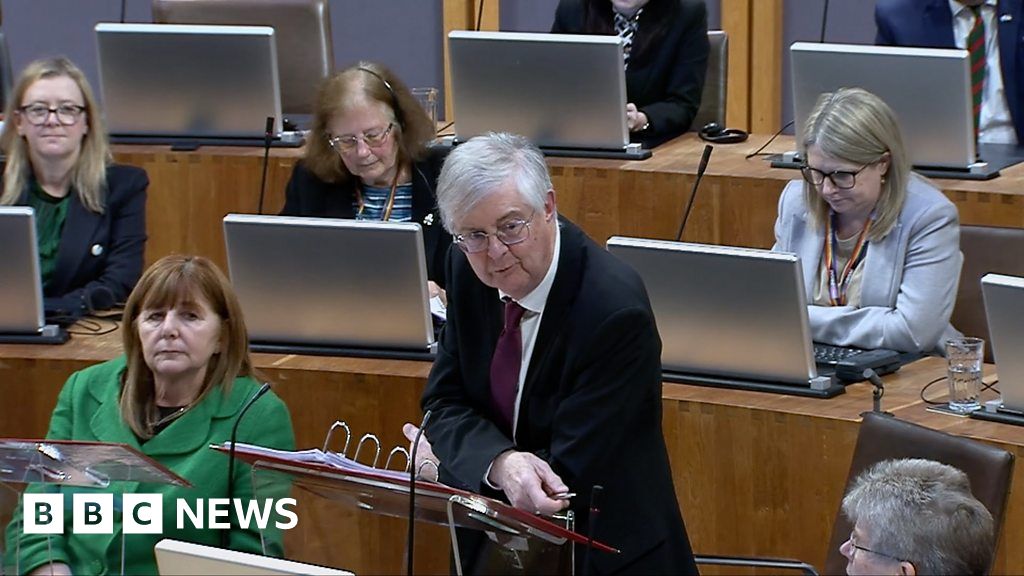 Mark Drakeford calls Andrew RT Davies misogynous in Senedd - BBC News