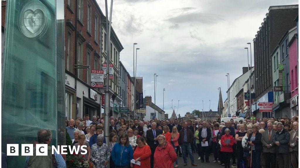 In pictures: 20th anniversary of the Omagh bomb - BBC News