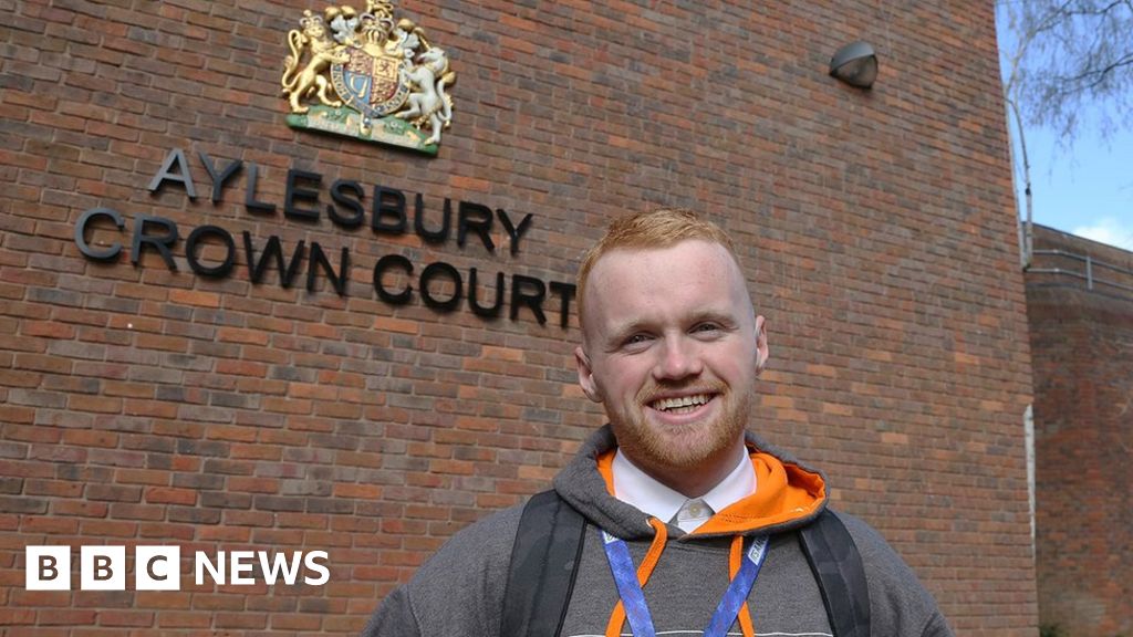 YouTubers Ally Law and Ryan Taylor face cup of tea theft trial - BBC News