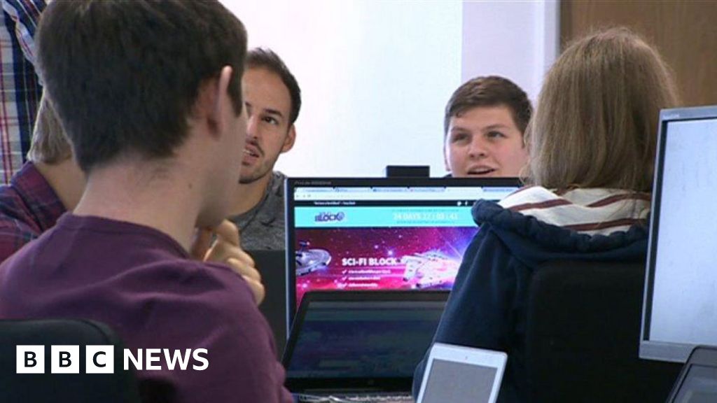 Cardiff University software students 'hands on' with business - BBC News
