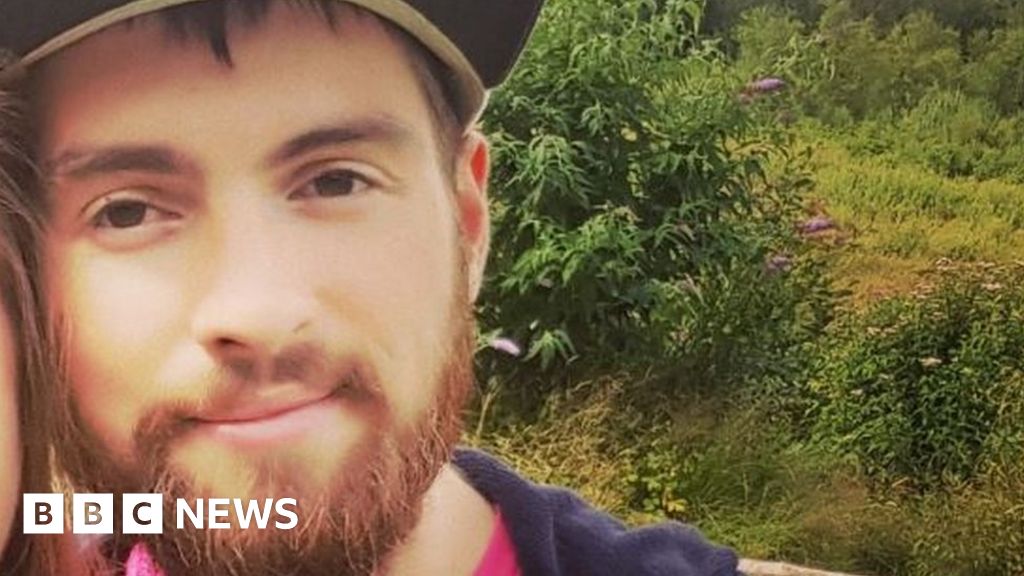 Tribute to biker Stephen Coombs, 26, killed in Swansea crash - BBC News
