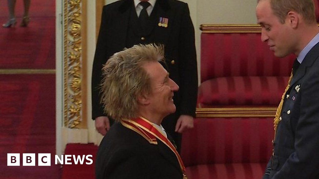 Rod Stewart receives knighthood - BBC News
