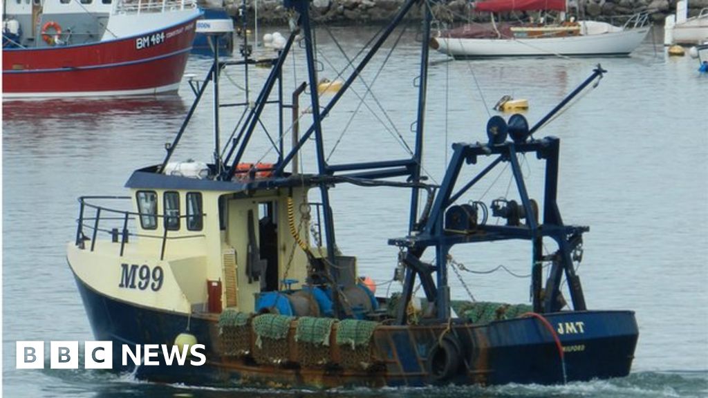 Missing fishing boat wreck 'located off Devon coast' - BBC News