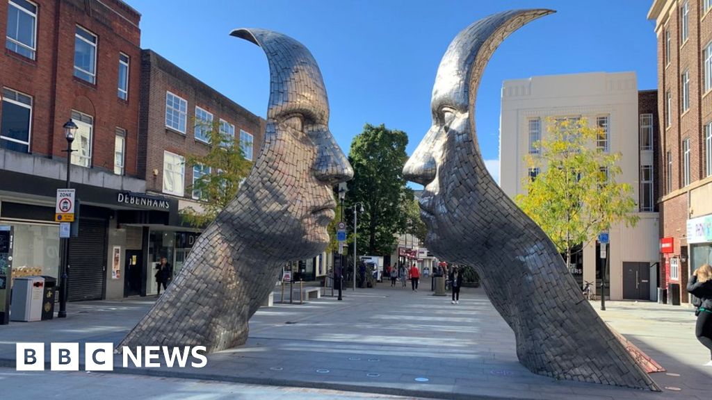 Covid-19: Bedford borough rise in cases "quite astonishing" - BBC News